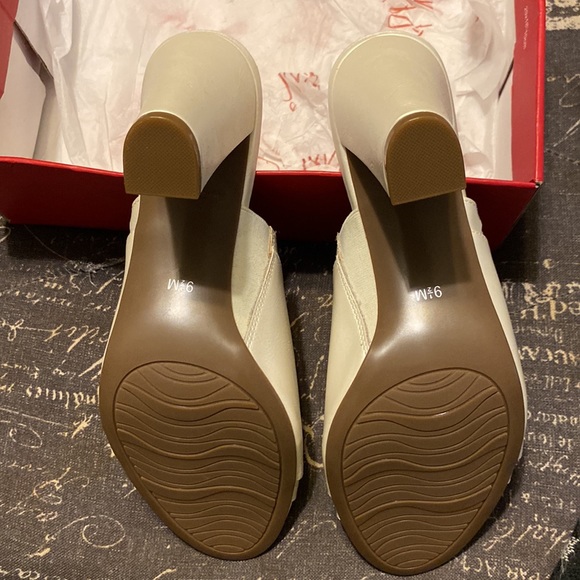 Impo | Shoes | Nwt Ladies Impo Metalliceggshell Block Heels 95m | Poshmark